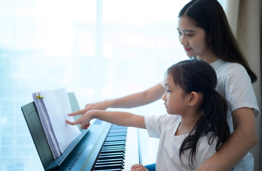 6 Ways To Practice Playing The Piano At Home - Lessons In Your Home