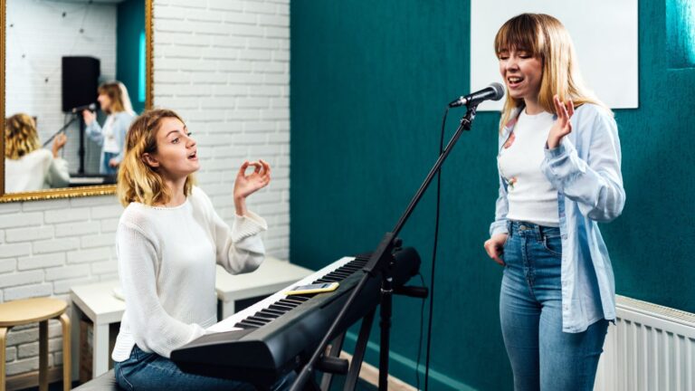 How Private Voice Lessons Help You Improve - Lessons In Your Home