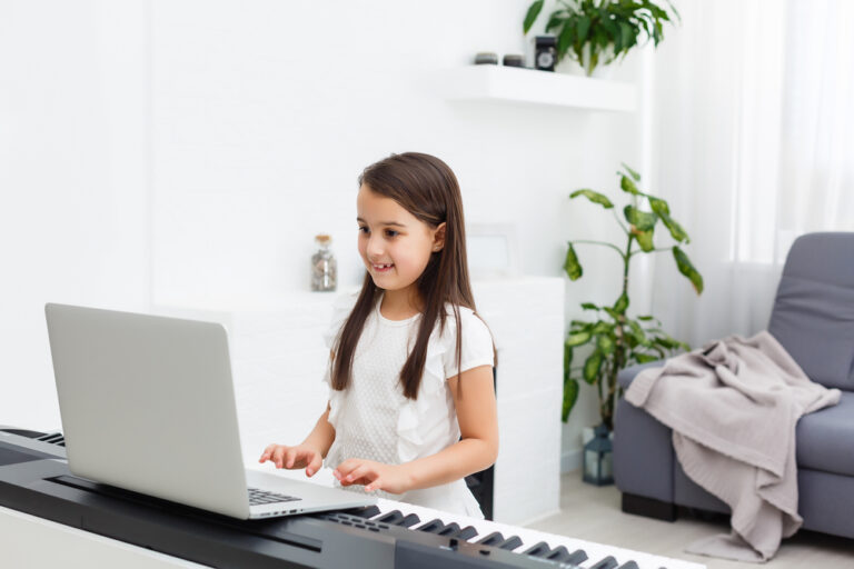 Here's How to Make the Most of Online Lessons - Lessons In Your Home