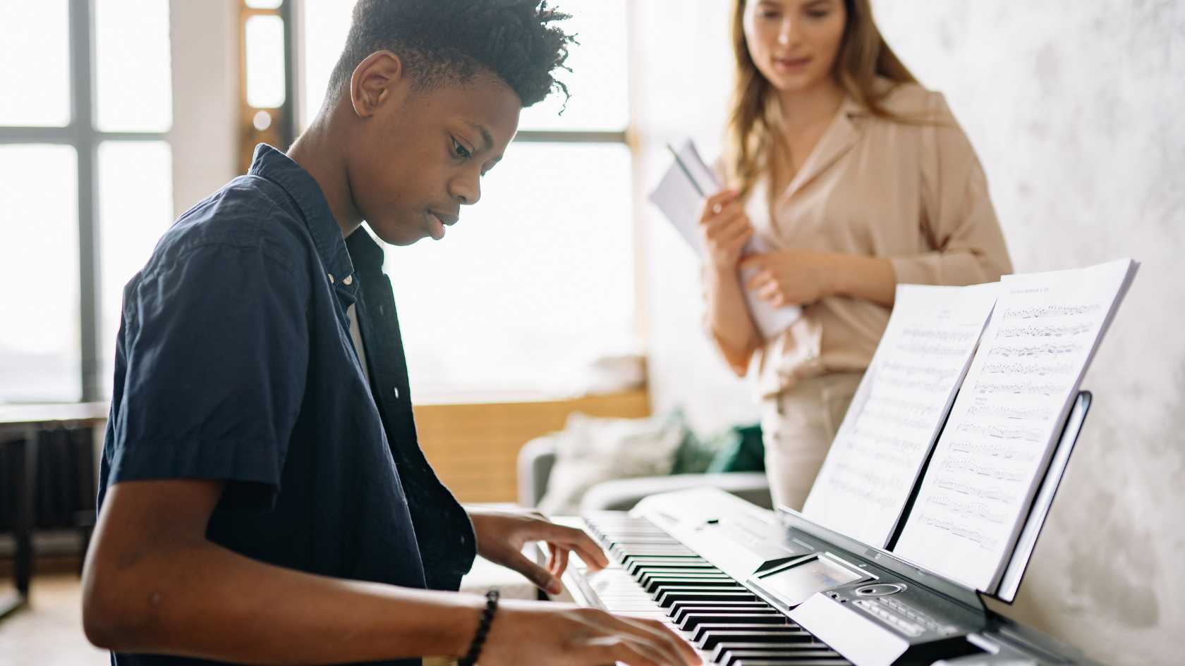 How to Help Struggling Students Succeed at Playing Piano