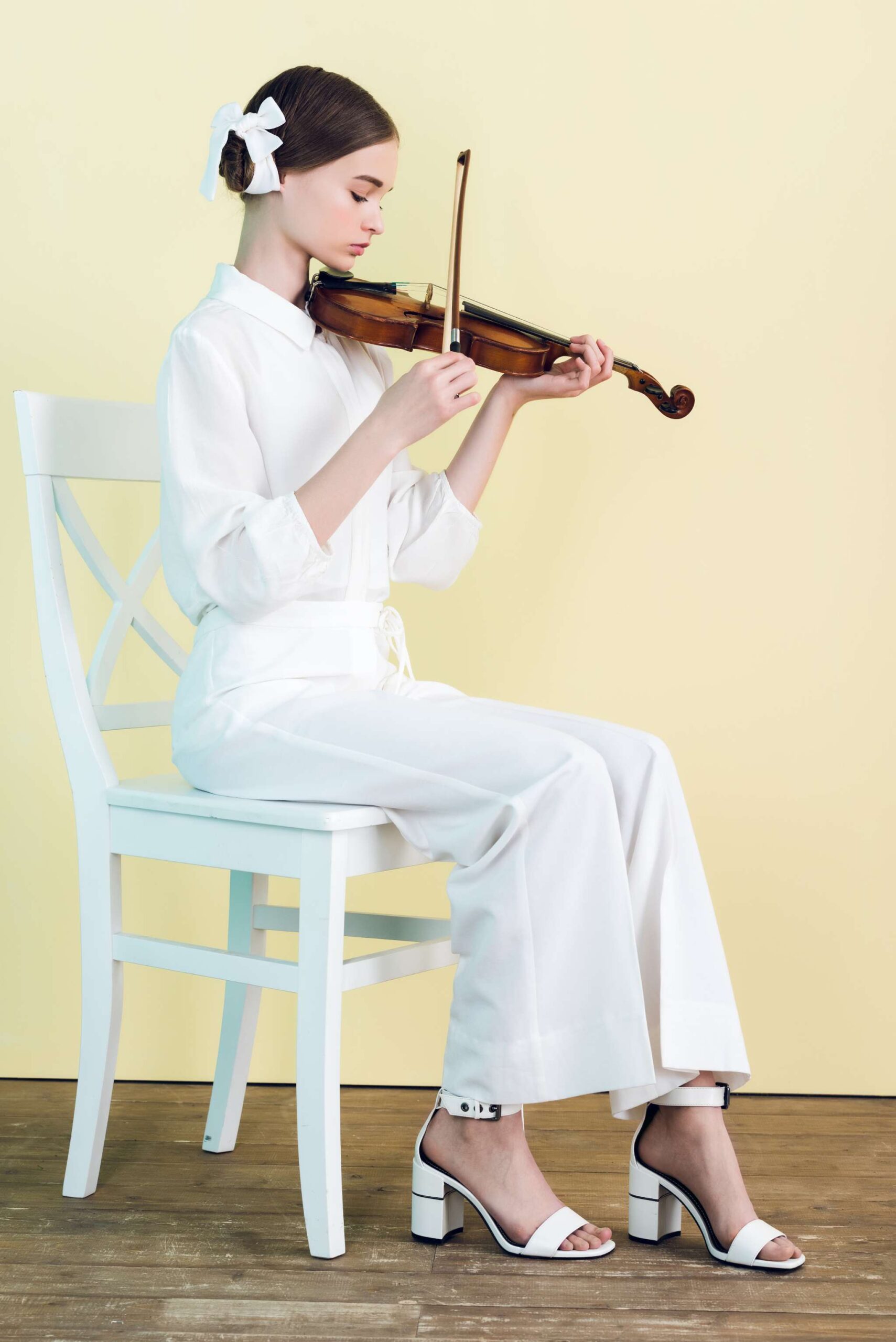 Violin Posture: How to Hold the Violin Correctly for Better Sound ...