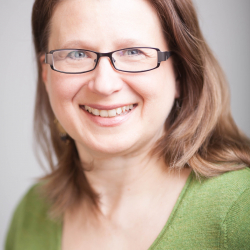 Teacher Profile: Elizabeth Johnson | Lessons In Your Home